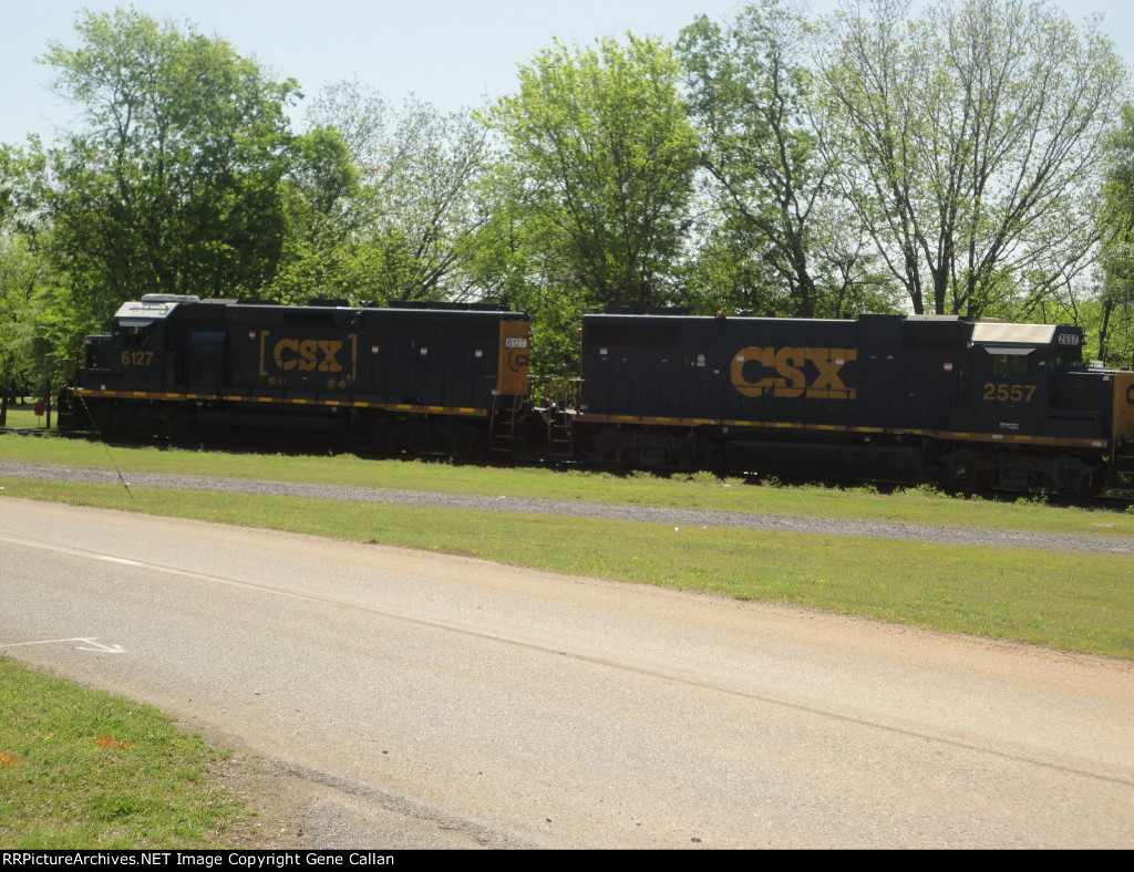 CSX 6127 and 2557